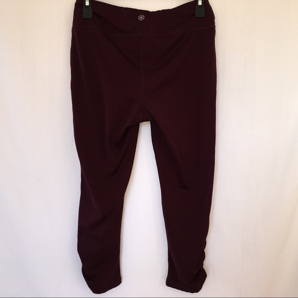 GAIAM | Pants & Jumpsuits | Gaiam Capri Leggings | Poshmark